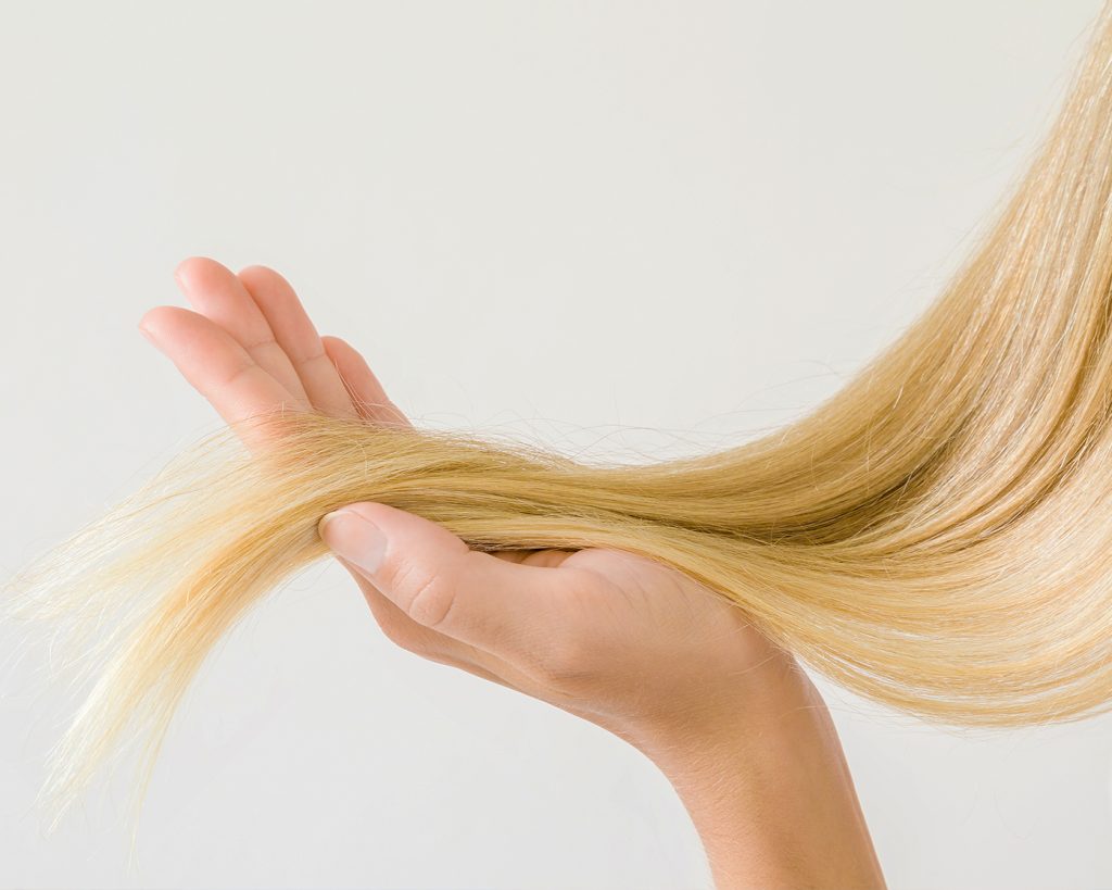 Ingrediente si metode DIY pentru a va decolora parul in mod natural ...